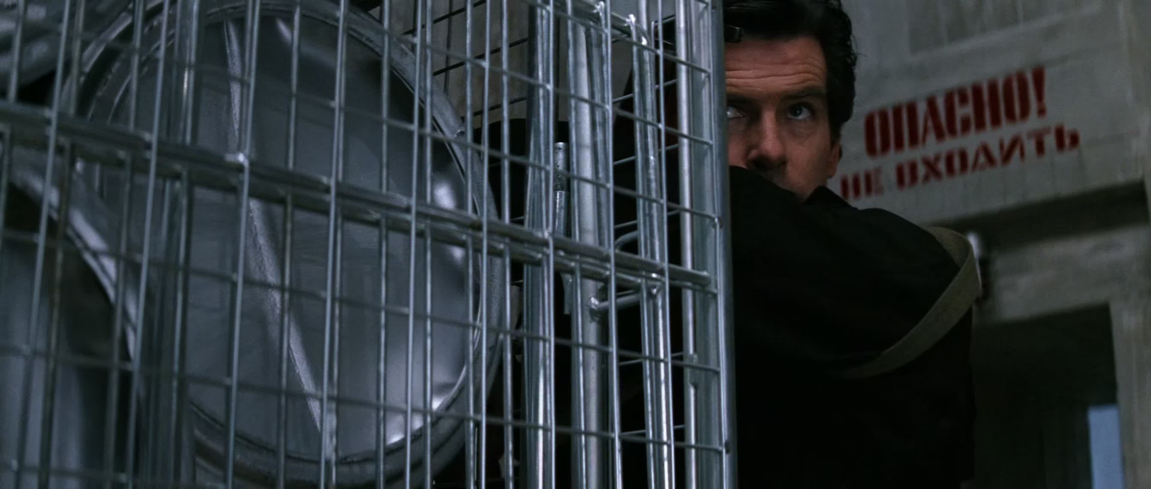 GoldenEye 1995-2160p WEB SDR DTS-HD MA 5 1 AV1-RandH - IPTorrents - #1 ...